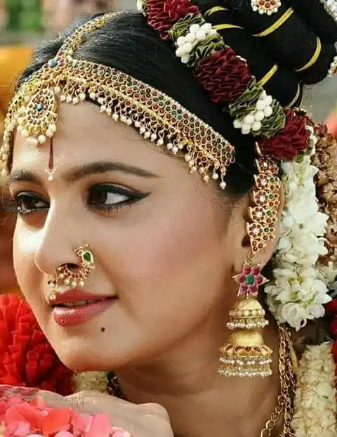 32+ Latest Bridal Bindi Designs For Wedding 2024