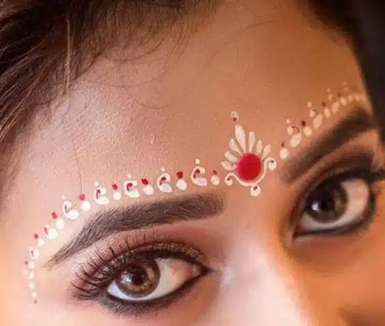 32+ Latest Bridal Bindi Designs For Wedding 2024