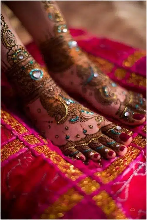 25+ Trendy Stone Studded Mehndi Designs 2024