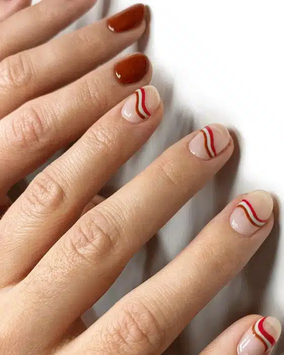 20+ Stunning Squiggle Nail Design Ideas 2024