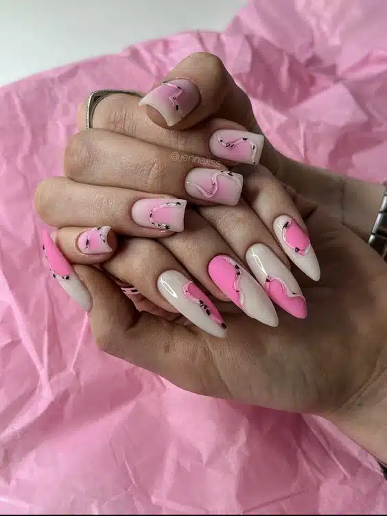 20+ Stunning Squiggle Nail Design Ideas 2024