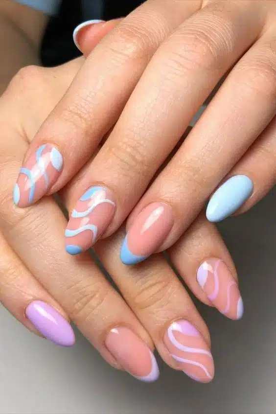 20+ Stunning Squiggle Nail Design Ideas 2024