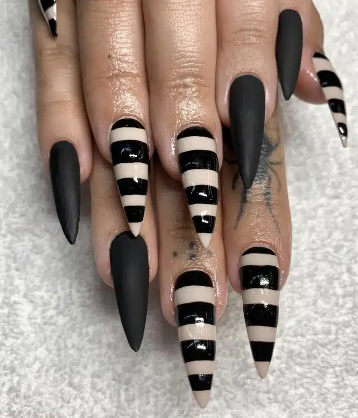 48+ Stunning Black Ombre Nail Designs 2024