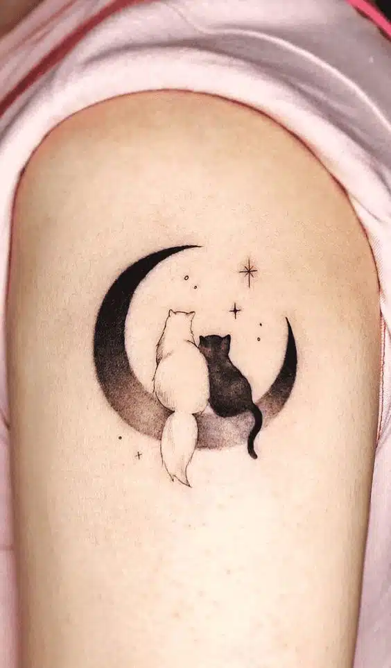 50+ Beautiful Simple Moon Tattoo Designs 2024