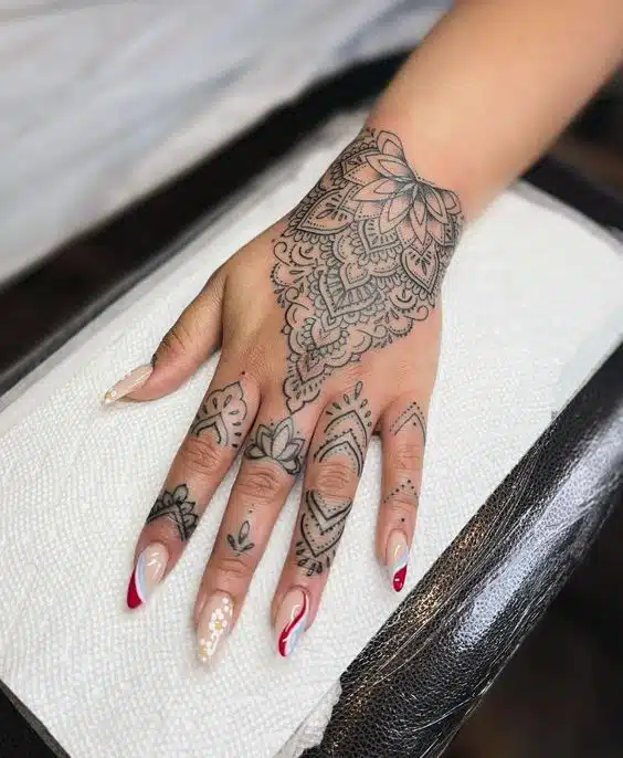 56+ Beautiful Dope Hand Tattoos For Women